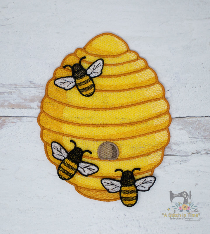 FSL Bee Earrings & FSL Bee - Small| A Stitch in Time Embroidery Designs